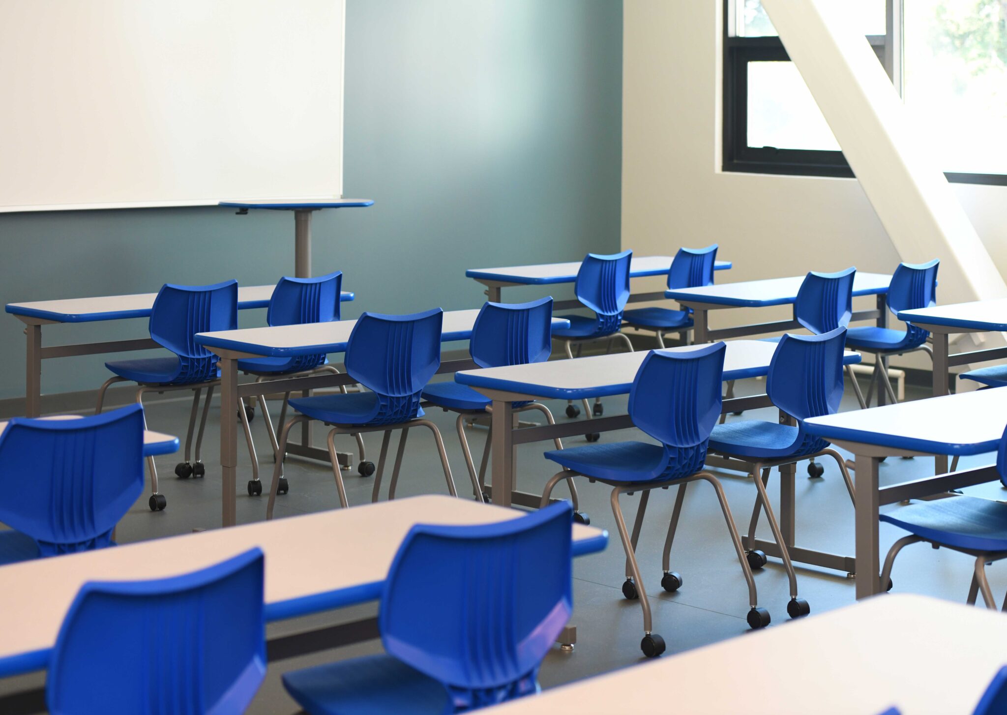 How School Classroom Furniture Can Improve Student Learning