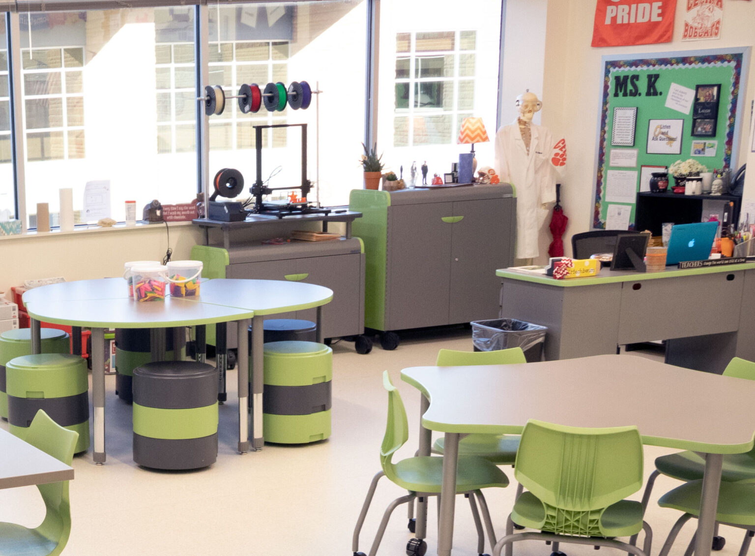 How to Create a Dynamic Active Learning Environment with School Furniture - Smith System Blog